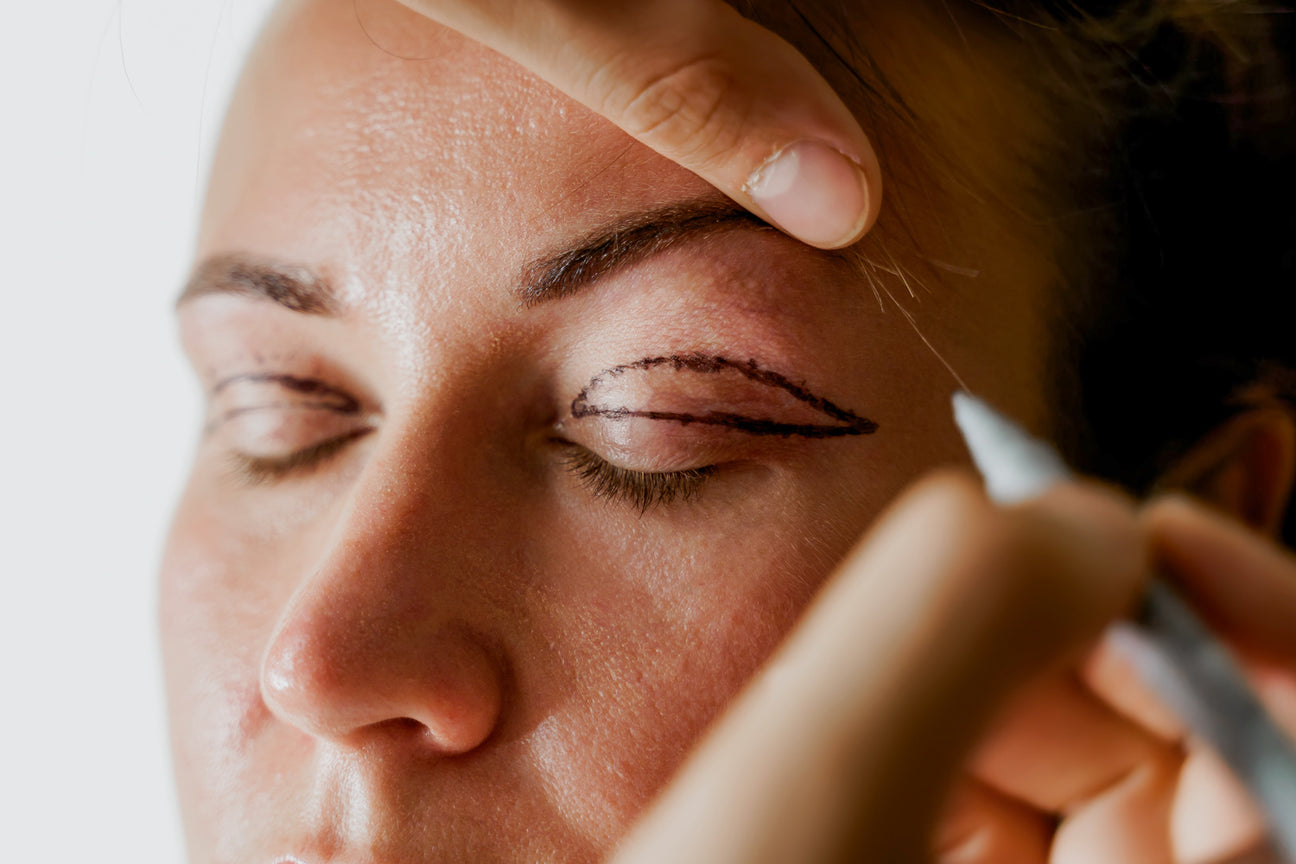 Post-Op Blepharoplasty Recovery - Reduce Visible Scars With Rejûvaskin ...